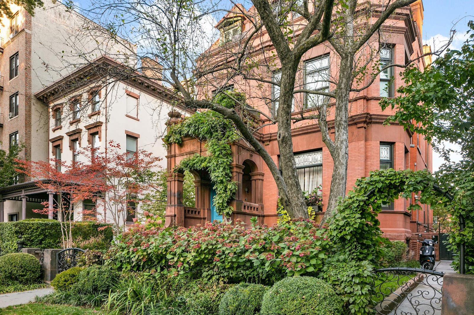 450 Grand Clinton Hill Brooklyn / Neighborhood